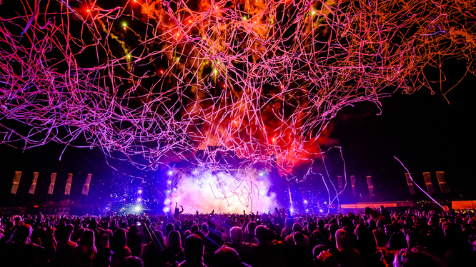 Bientôt Une énorme Soirée électro Avec 6h De Show à Laréna