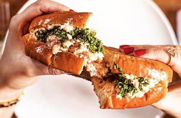 Le meilleur lobster roll du monde se déguste à Paris | Le Bonbon Le meilleur lobster roll du monde se déguste à Paris | Le Bonbon