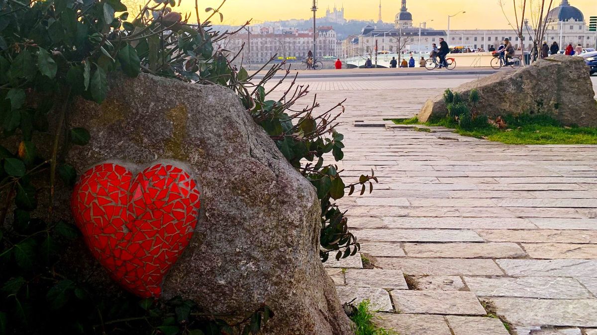 Lyon est la 2e ville de France où il y a le plus de matchs sur Tinder ...