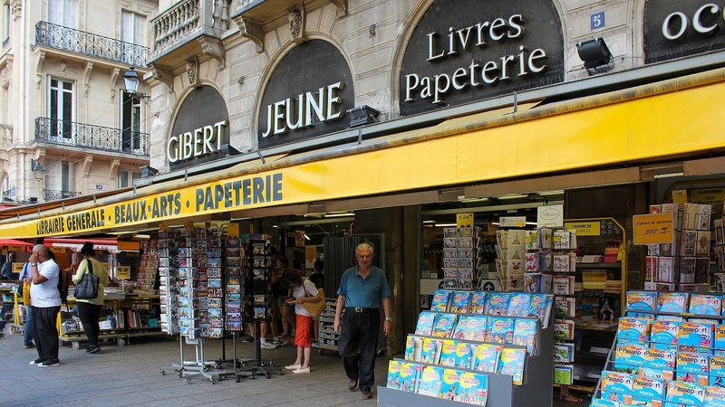 La mythique librairie Gibert Jeune à Saint-Michel ferme ses portes ...