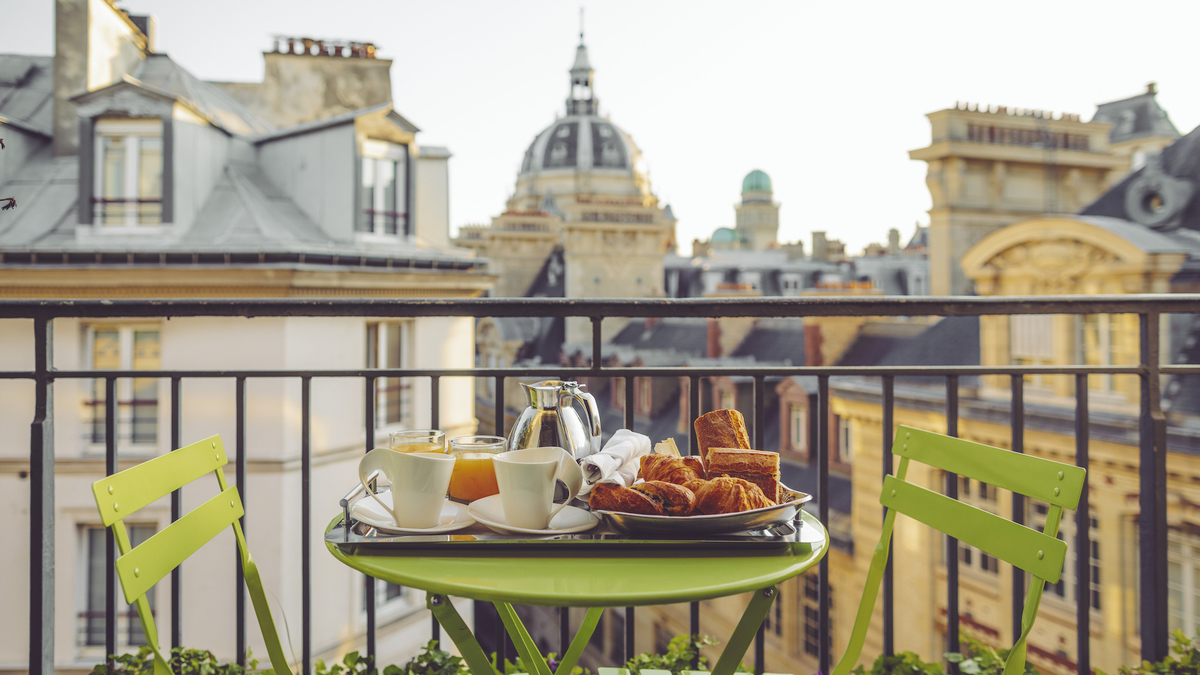 Un hôtel parisien met à disposition 42 chambres pour les sans-abris ...