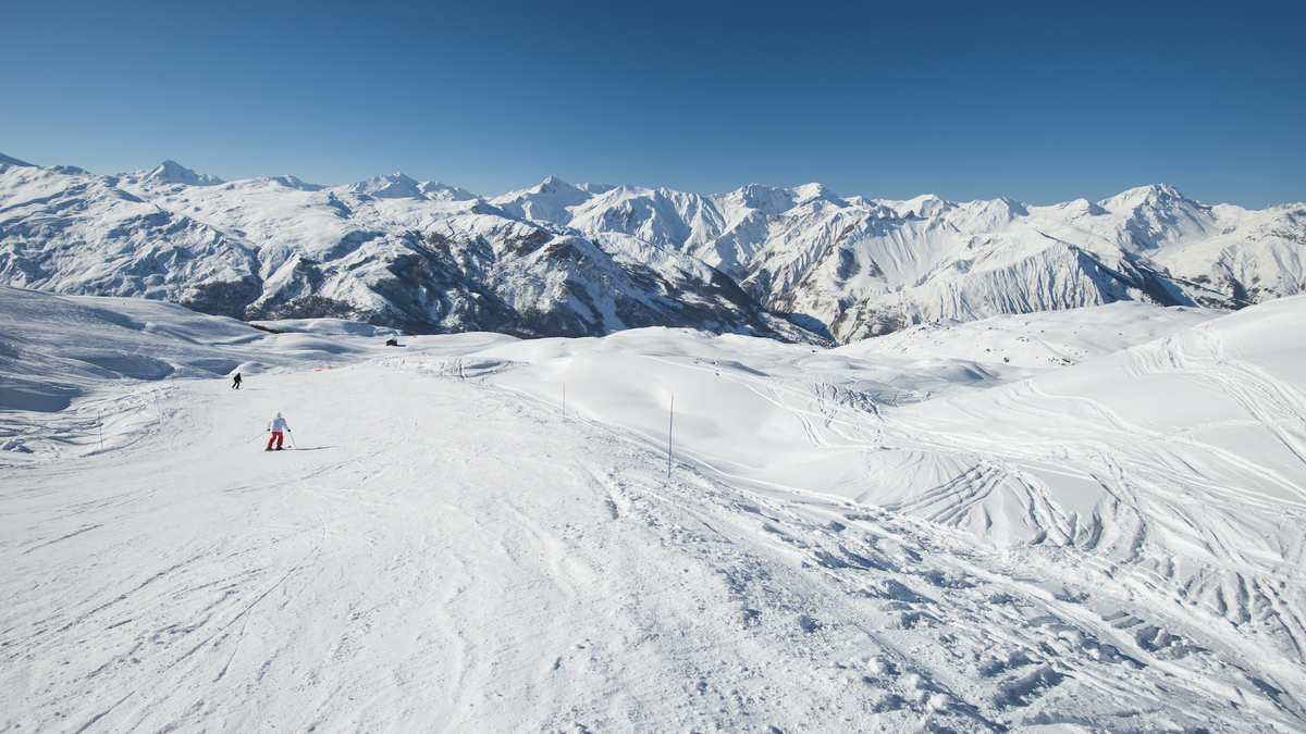 Courchevel ouvre la toute première piste de ski alpin accessible en ...