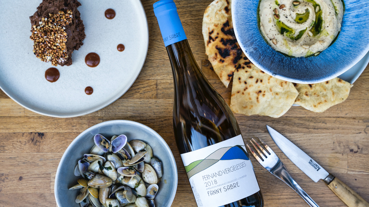 Les Flacons, le caviste et bar à vin qui secoue le 5e | Le Bonbon