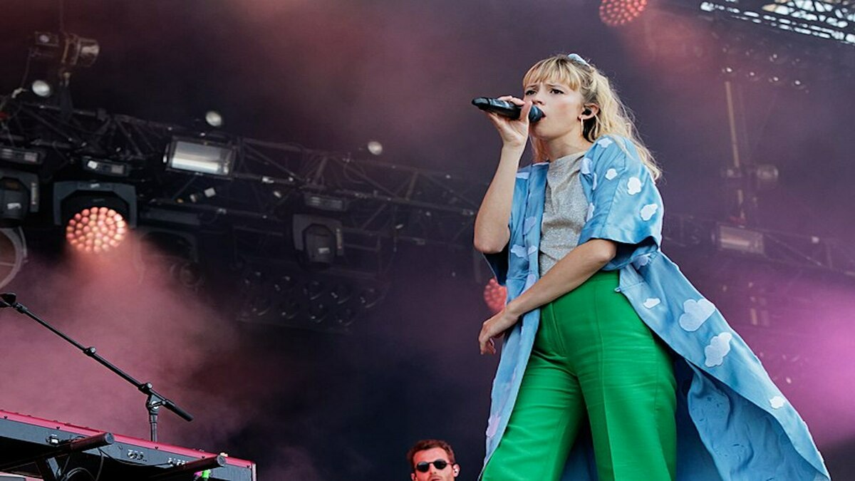 La chanteuse Angèle annonce un concert à Nantes en 2022 | Le Bonbon