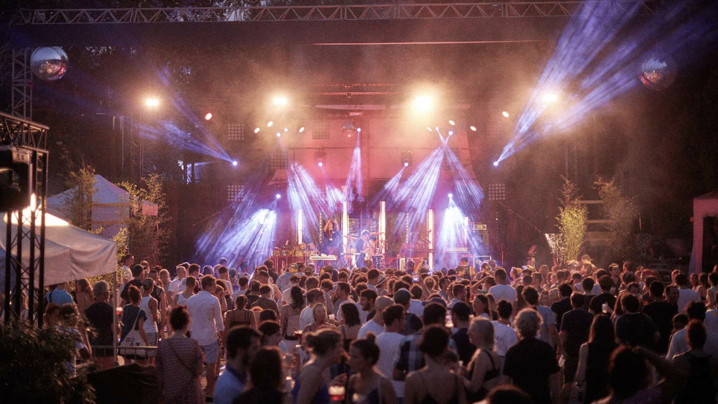 La Crème Festival revient à Villefranche pour 3 jours de folie les pieds dans l'eau | Festivals ...