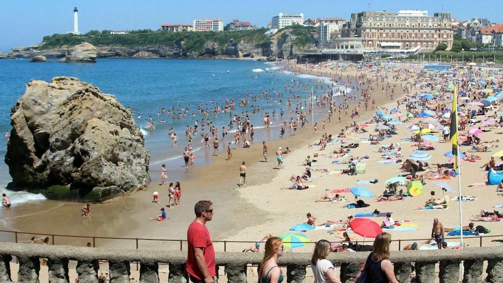 VIDÉO : L'incroyable sauvetage de 18 baigneurs emportés par une forte ...
