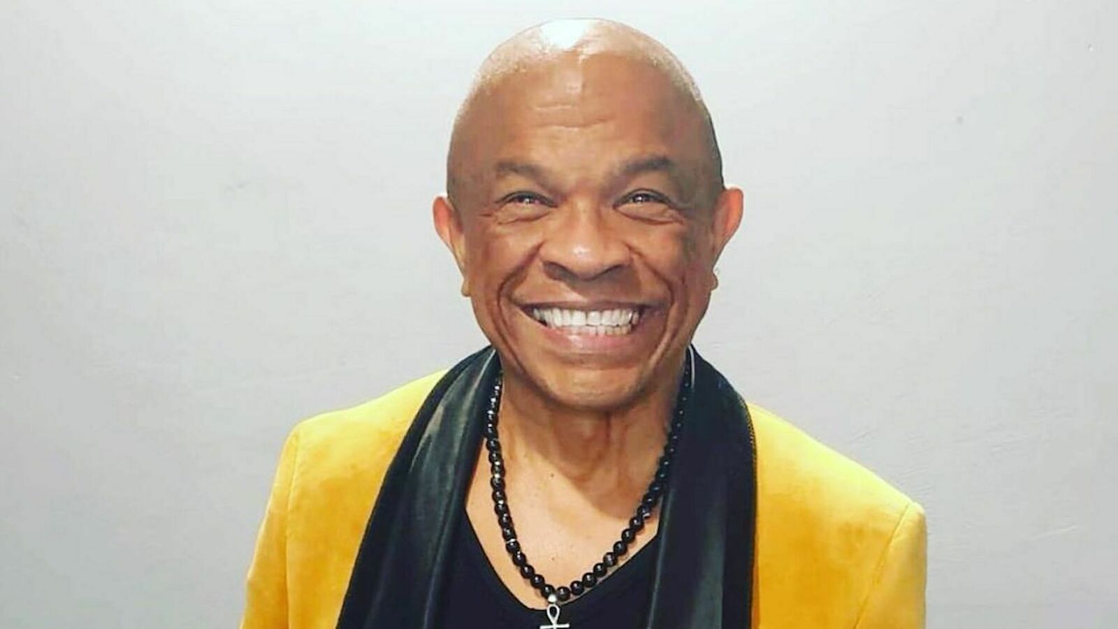 Francky Vincent promu au rang de chevalier des Arts et des Lettres ...