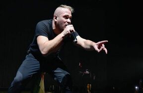 JUL STORE : la première boutique éphémère du rappeur Jul fait carton ...