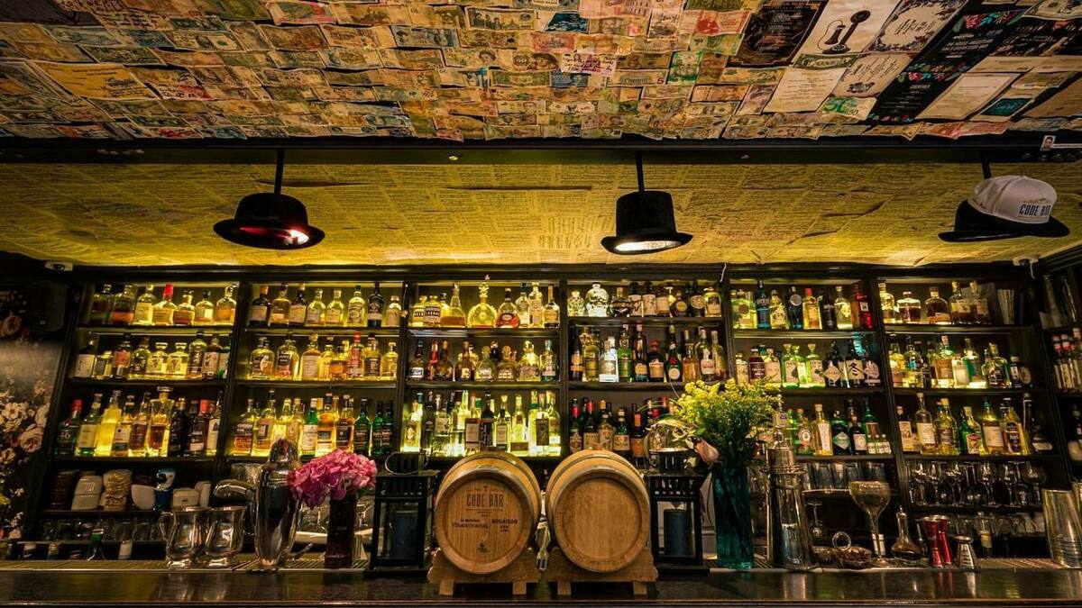 Le Code Bar, le bar à cocktails strasbourgeois cosy et à la carte ...