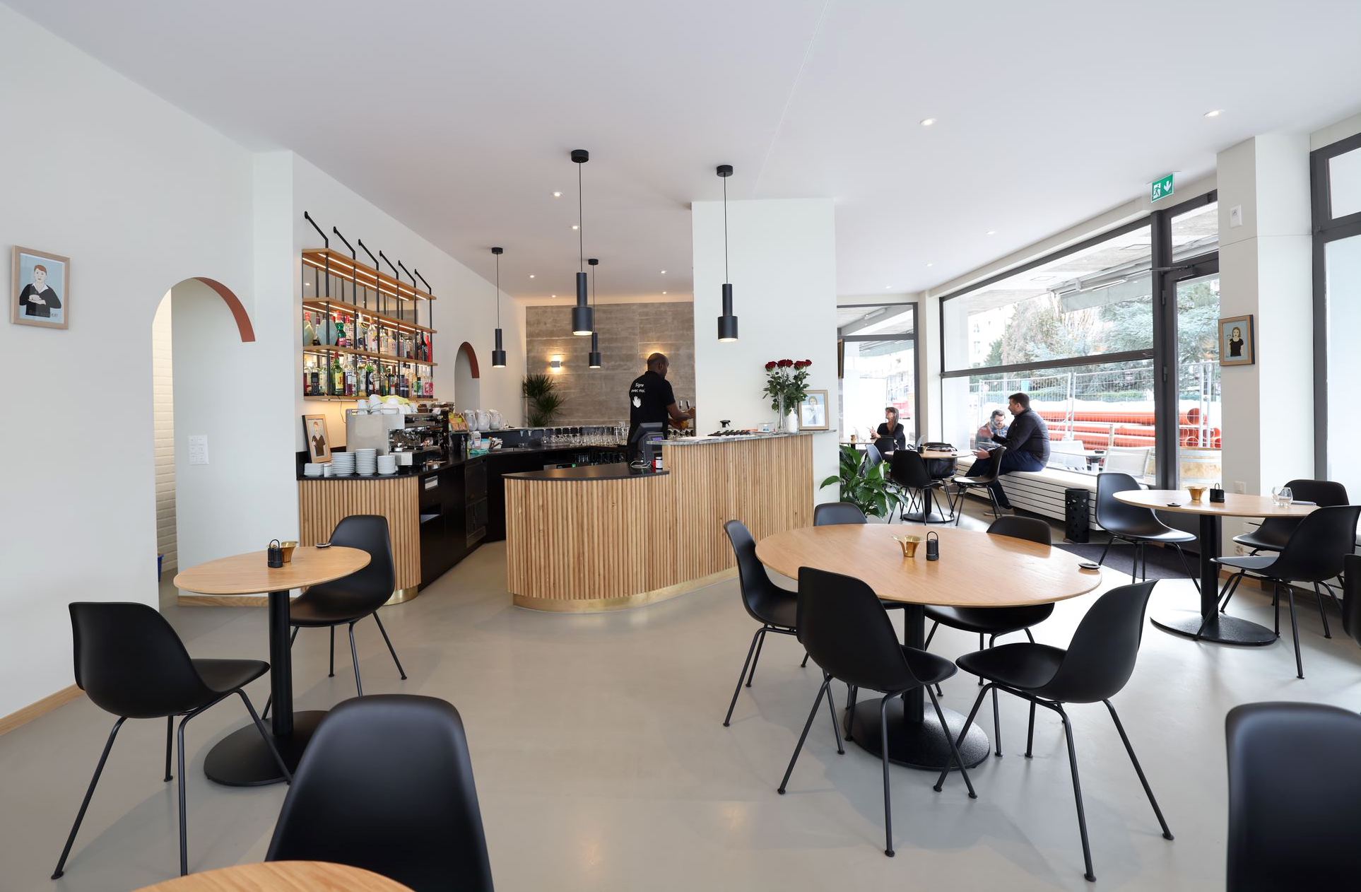 Le premier restaurant suisse géré par des personnes sourdes et ...