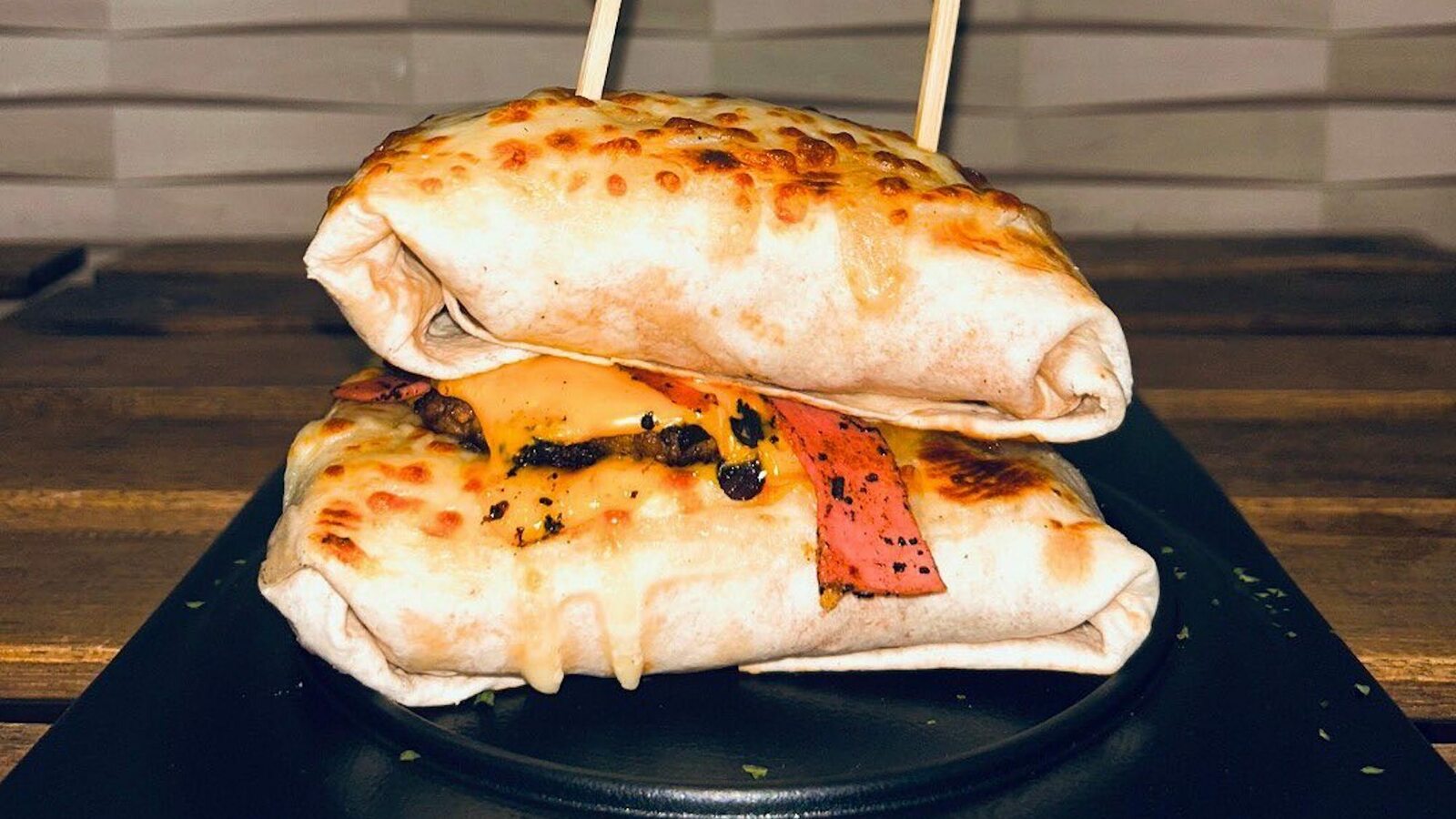 Pépite : un incroyable tacos burger XXL à dévorer à Lyon | Pépites | Lyon