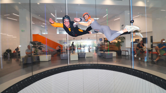FULLFLY : Le seul simulateur de chute libre indoor du grand-Ouest est à ...