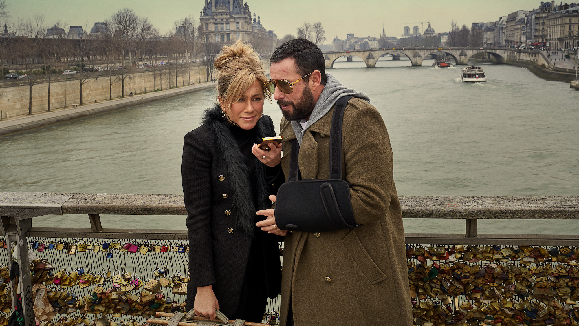 Rencontre tes stars préférées sur le tapis rouge de Murder Mystery 2 à ...