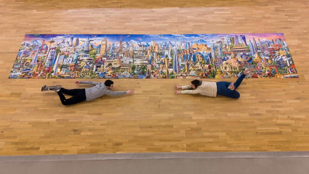Deux Alsaciens réalisent un puzzle géant de 42 000 pièces ! | Le Bonbon