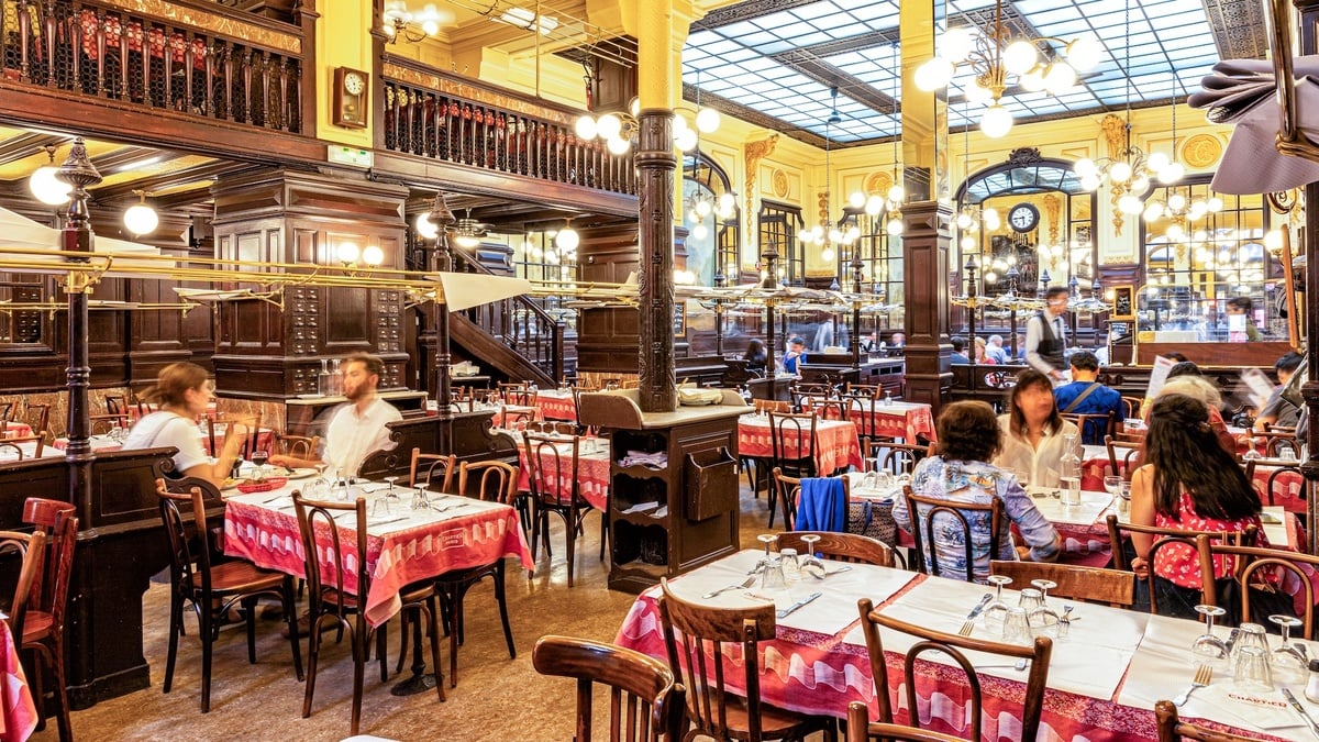 Bouillon Chartier, une institution vieille de 120 ans qui allie ...