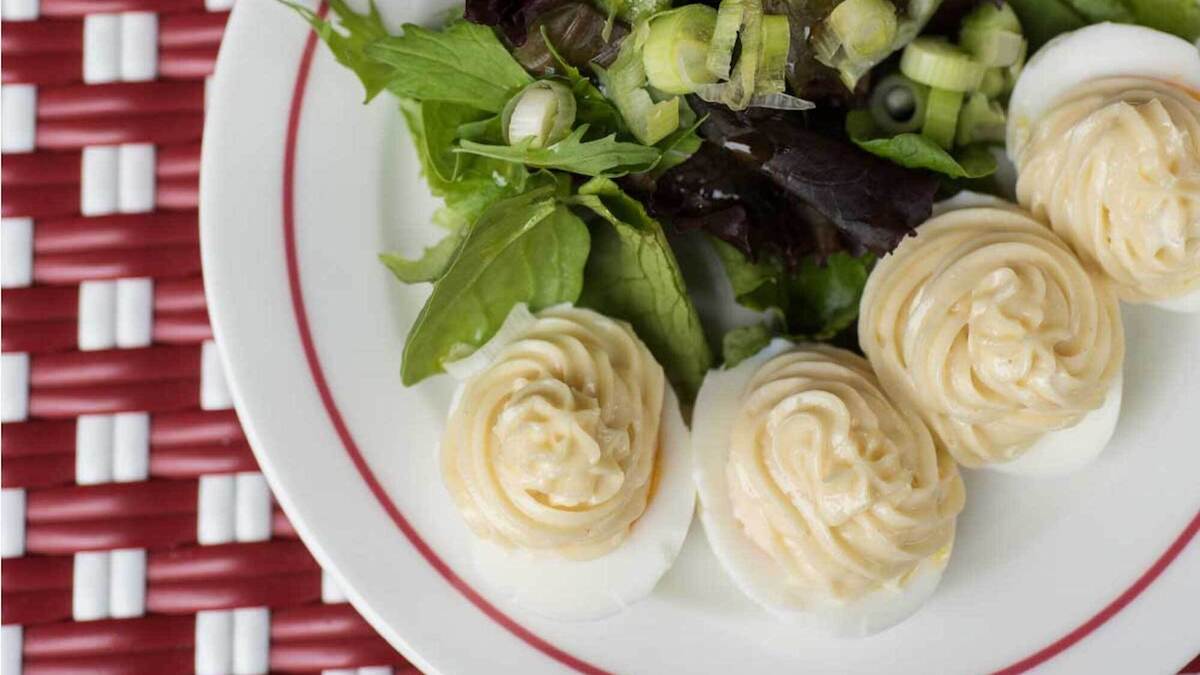 Un restaurant parisien classé 2e au concours du meilleur œuf mayo du ...