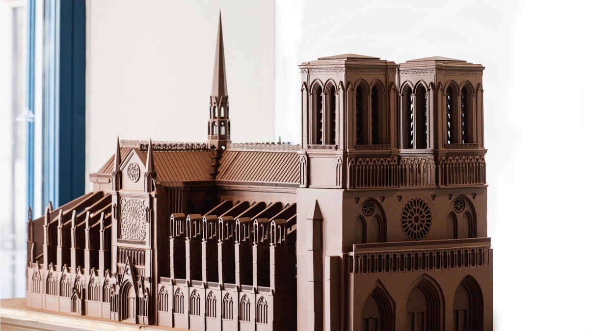 A huge chocolate Notre-Dame unveiled for the reopening! | Le Bonbon
