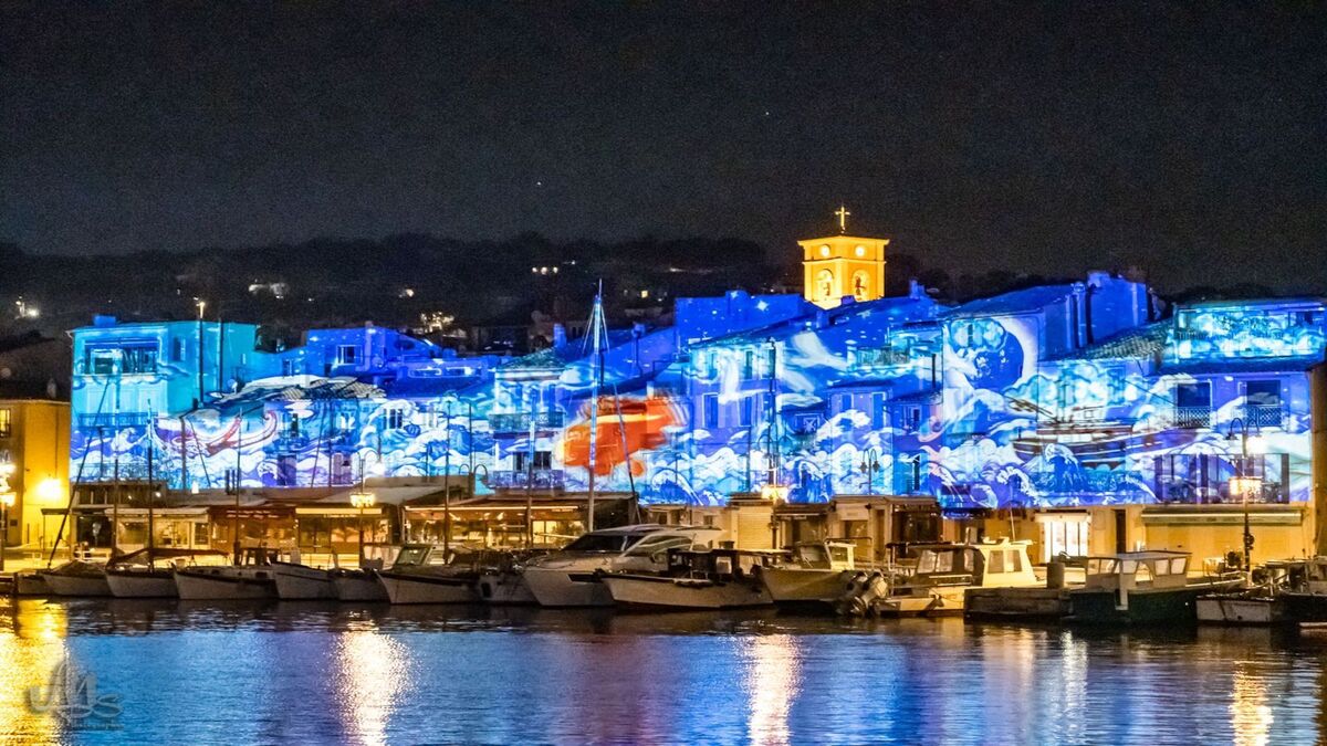 The village of Cassis lights up with a magical Christmas video mapping ...