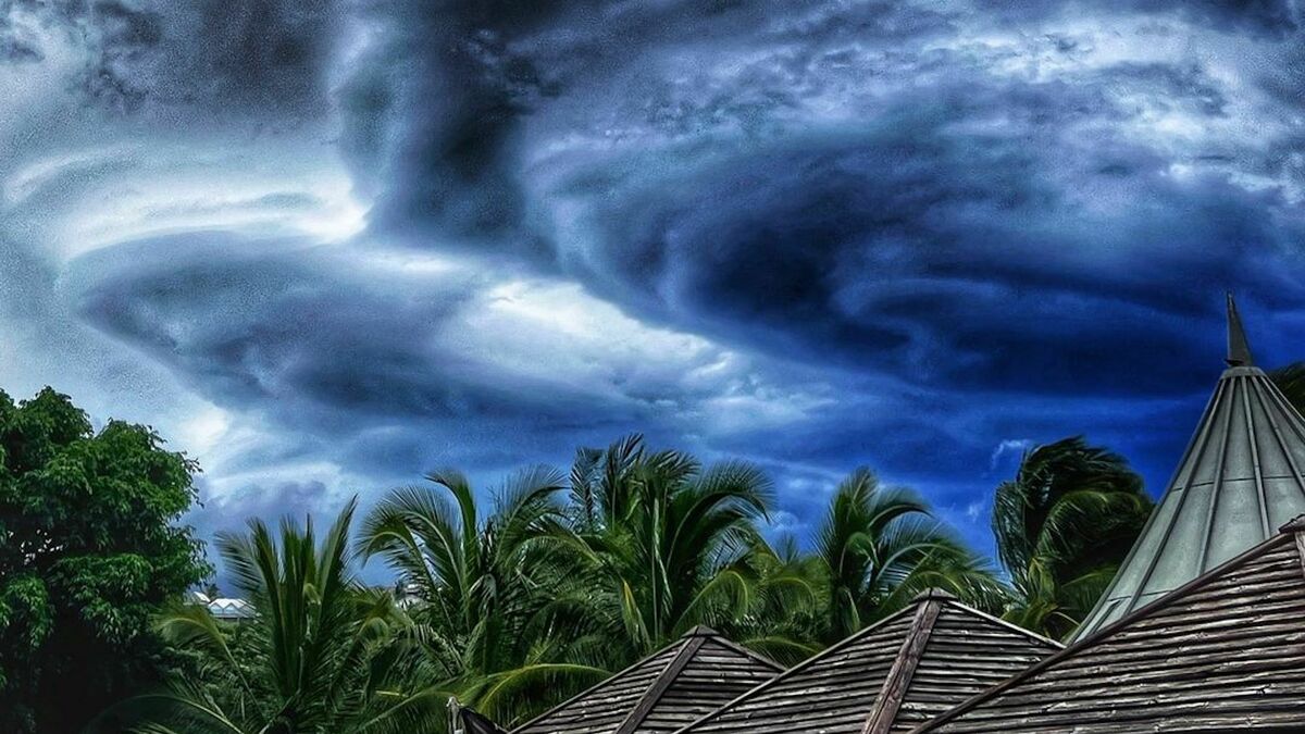 [EN IMAGES] Les photos et vidéos impressionnantes du cyclone Belal à la ...