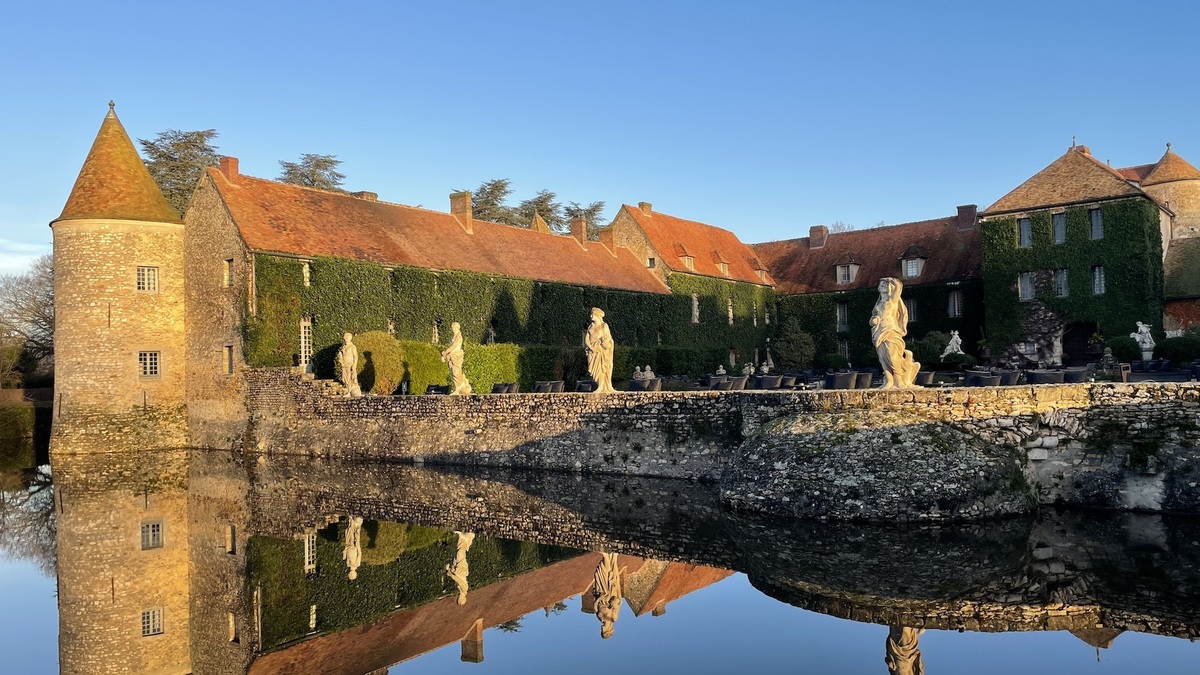 Une nuit au château de Villiers-le-Mahieu, le temple de la déconnexion ...