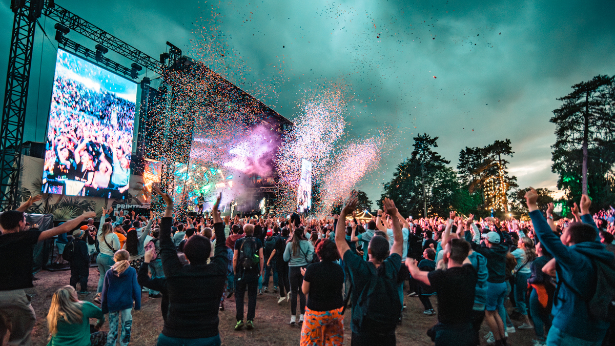Printemps de Pérouges : le plus grand festival open-air de la région ...