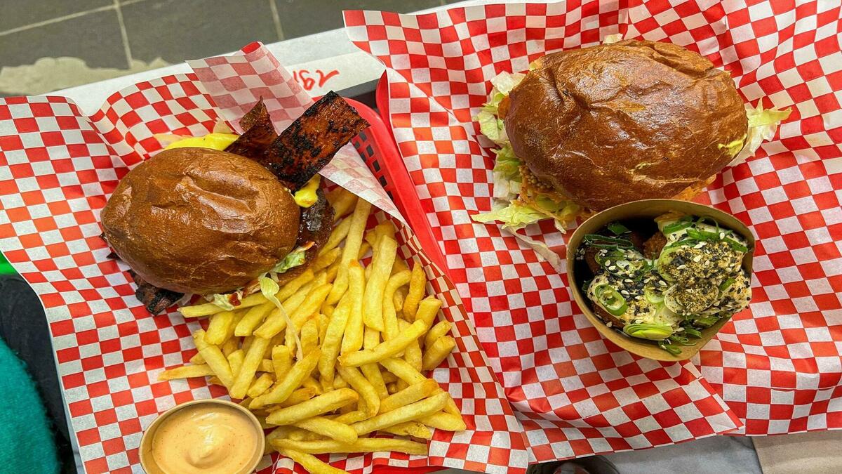 Kitsune, le burger-frites vegan revisité à la sauce asiatique à ...