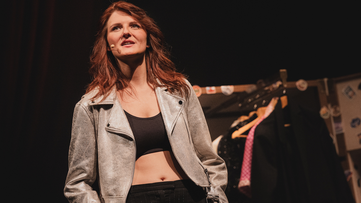 The exciting one-woman show of Thaïs Vauquières is coming to the Casino ...