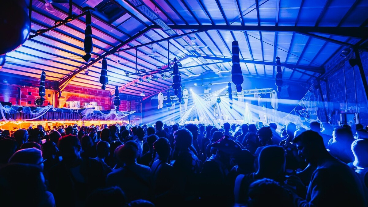 Une énorme soirée d’Halloween dans un hangar de 1 100 m² à Toulouse ...