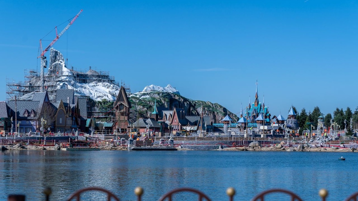 Here are the first images of the new area that Disneyland Paris is ...
