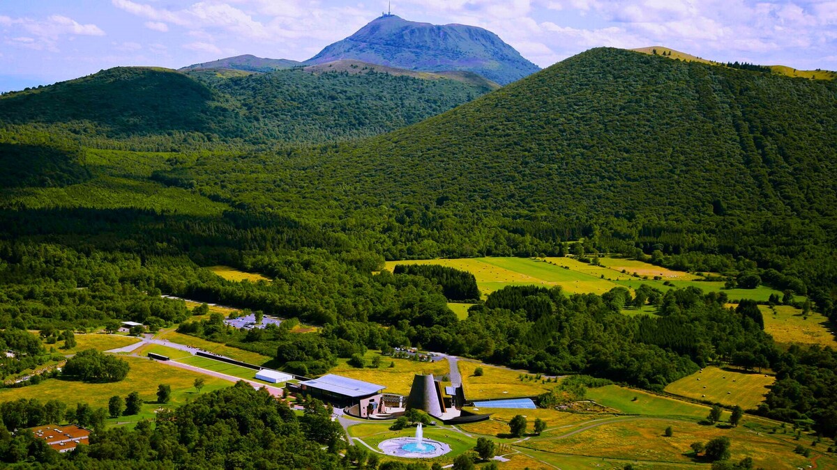 This huge amusement park in the heart of the volcanoes has just ...