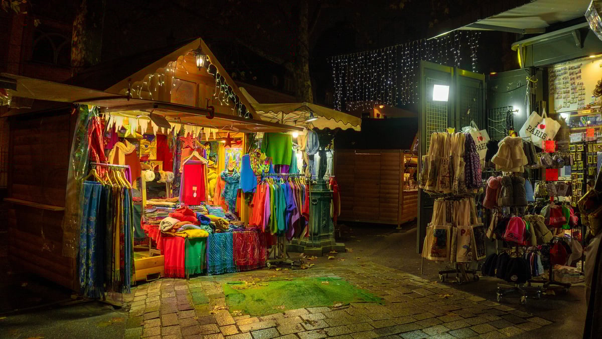 A Christmas market exclusively for women is coming to Paris next week ...