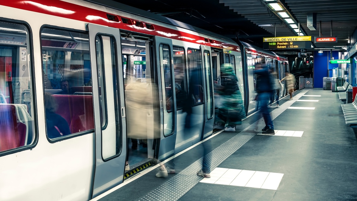The metros of the TCL network will run all night for New Year's in Lyon ...