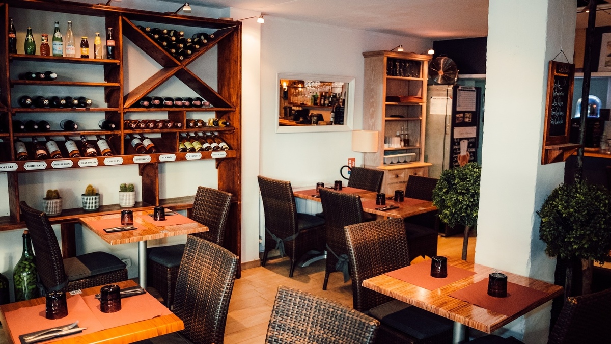 Great deal: 12 Nice restaurants at half price for a month and a half ...