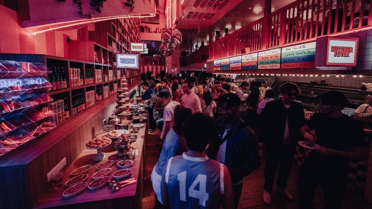 Le plus grand buffet street food de Paris a ouvert ses portes dans le ...