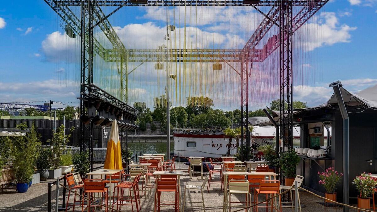 Chloé Charles s’installe dans cette guinguette au bord de l'eau pour l ...