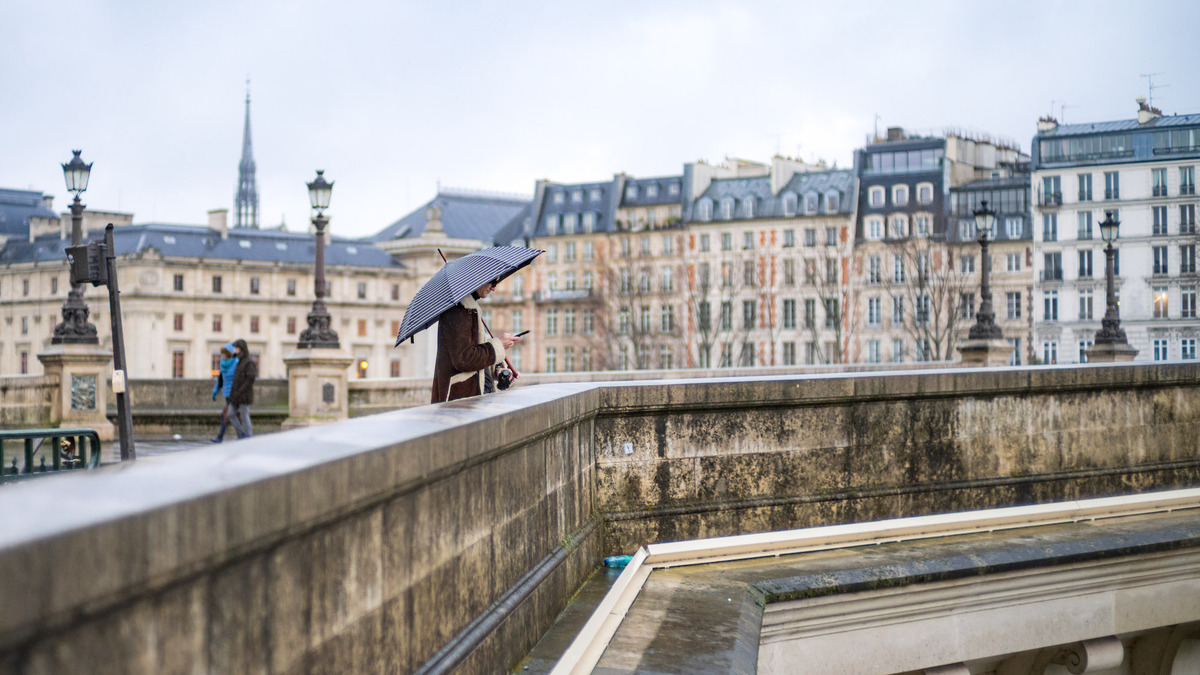 La pluie fait son grand retour cette semaine à Paris ! | Le Bonbon