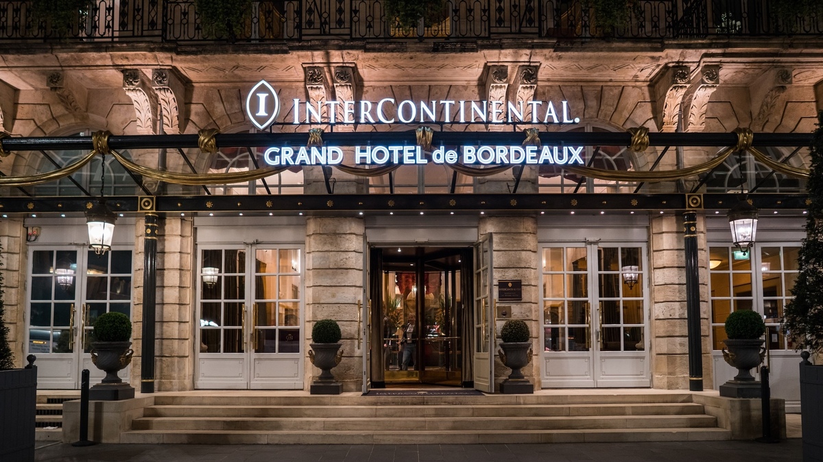 This famous luxury hotel in Bordeaux is hosting a grand Wizard's ...