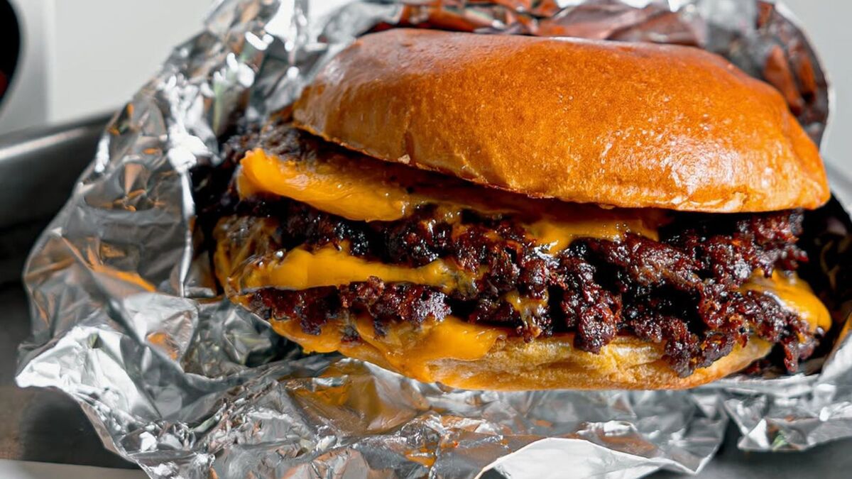 Top 5 places to devour the best smash burgers in Lille! | Le Bonbon