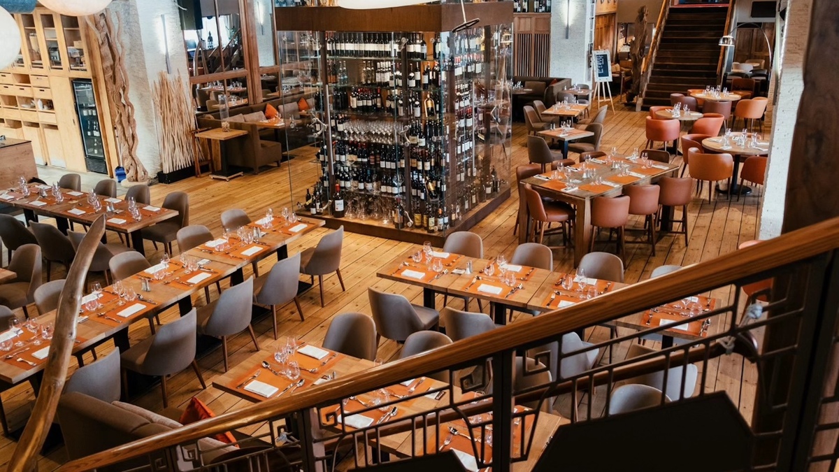 Avec 400 places disponibles, c'est le plus grand restaurant de Bordeaux ...