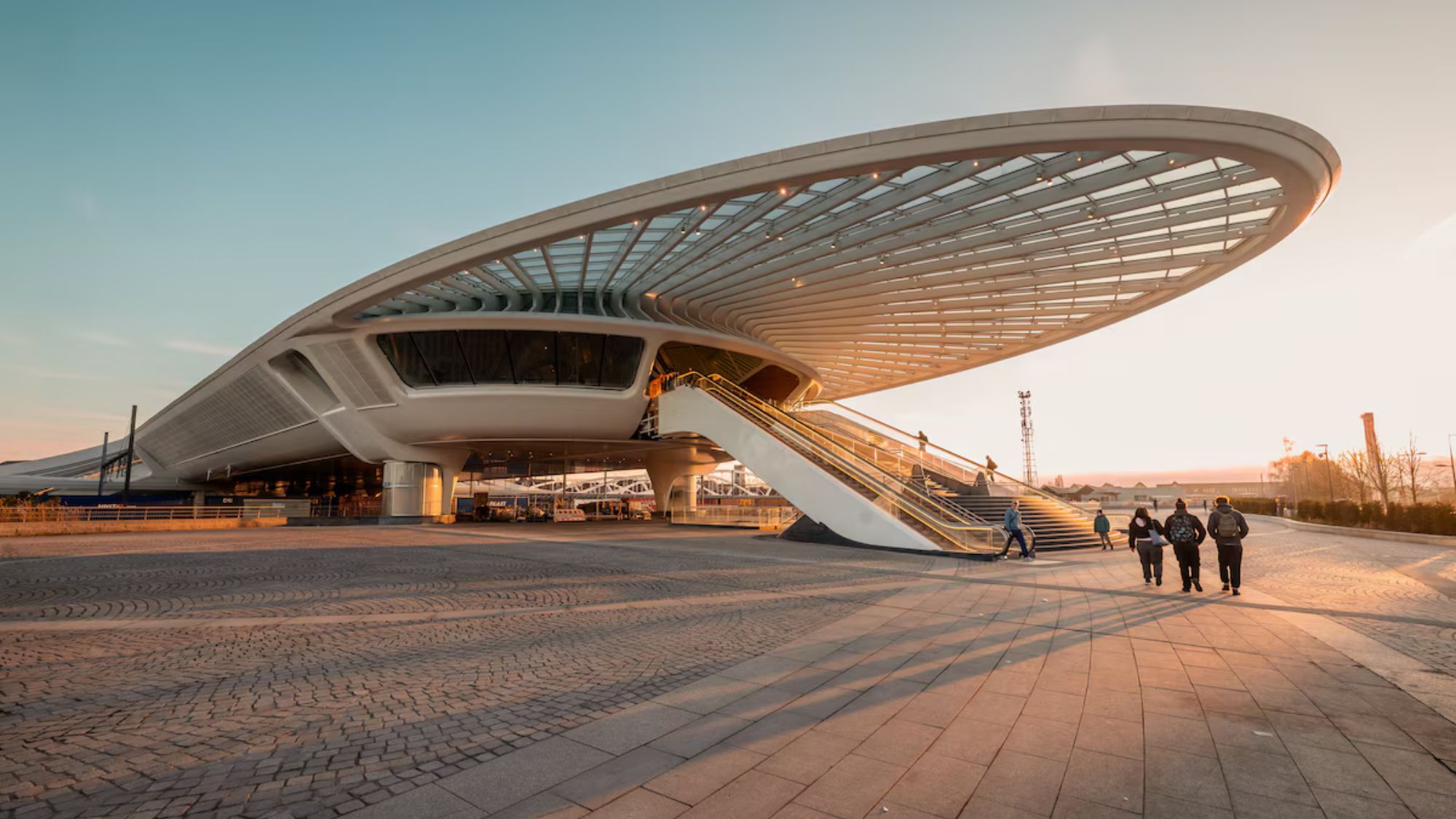 This station, just 1 hour from Lille, has just been voted one of the ...