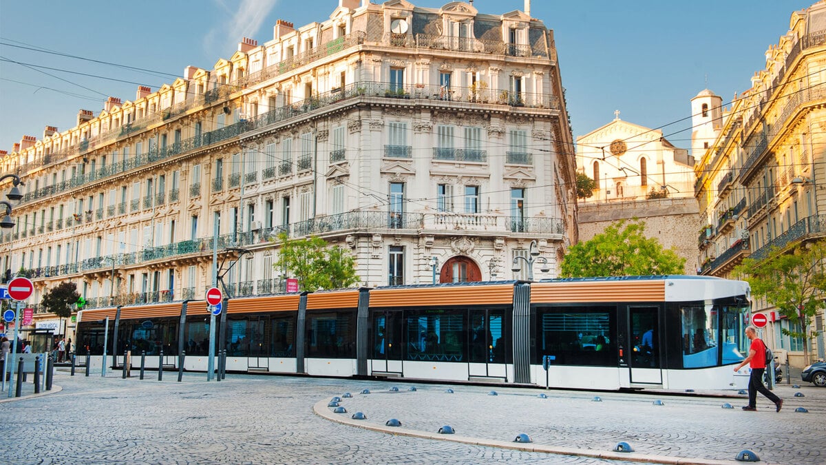 Le nouveau tramway T3 débarque enfin à Marseille avec 12 nouvelles ...