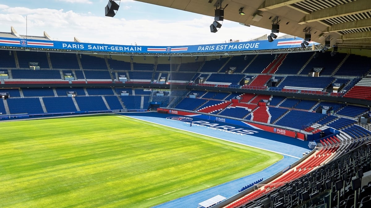 The Parc des Princes is turning into a giant recording studio! | Le Bonbon