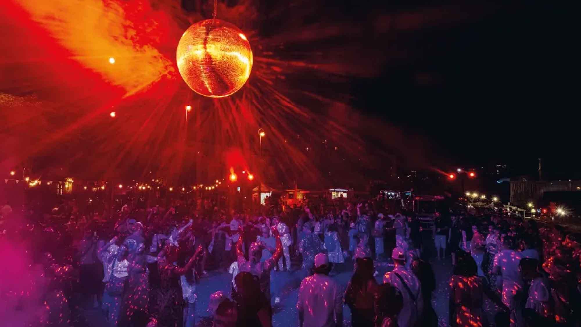 La Corniche transformée en scène piétonne géante pour la Fête de la ...
